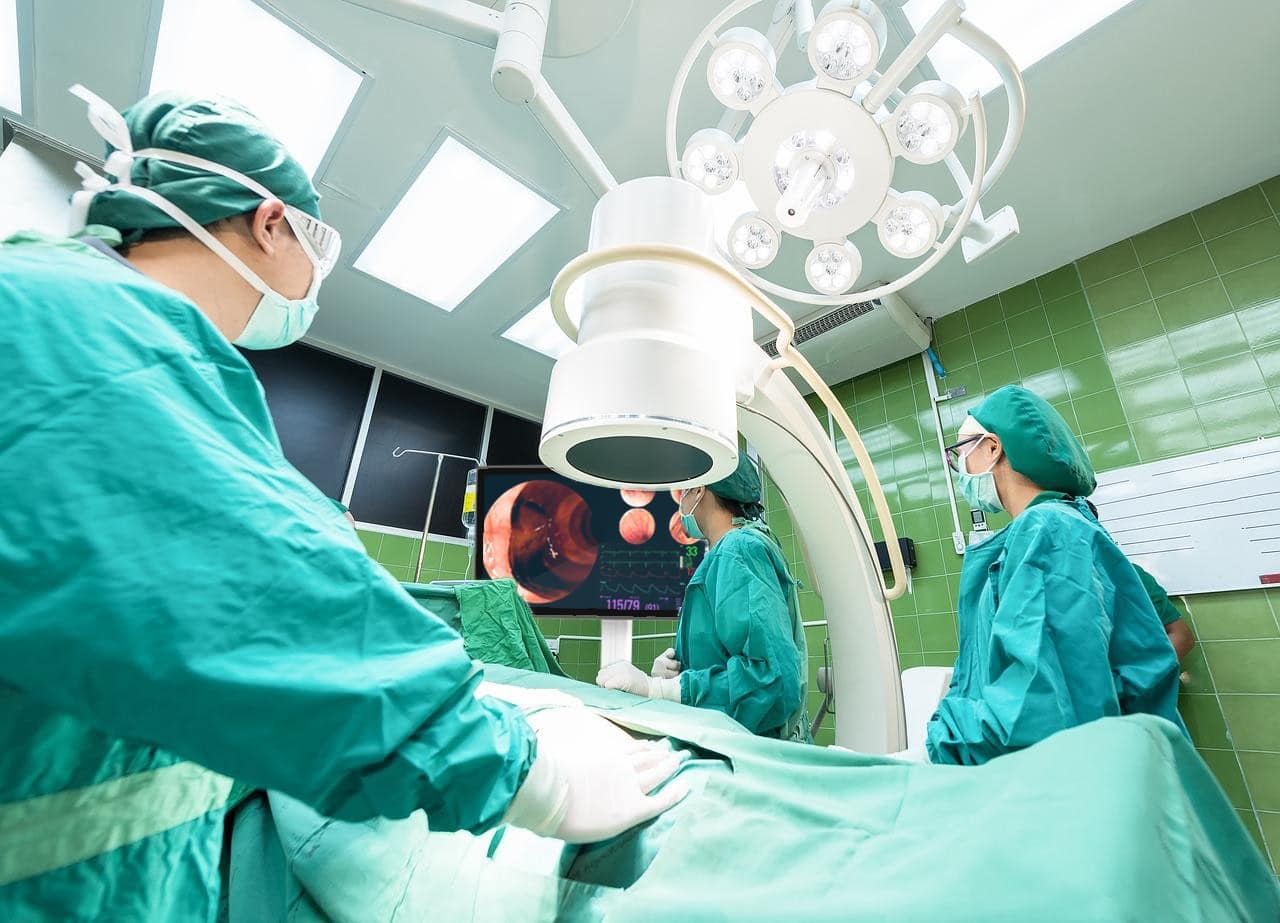 Miniaturization in Surgical Devices Drives Medical Cart Revolution